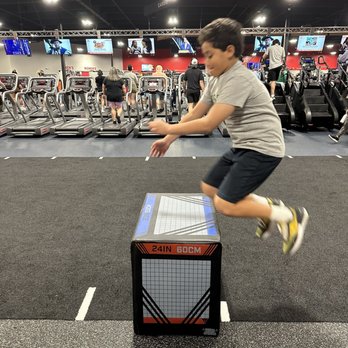 CRUNCH FITNESS - MONROVIA - Updated July 2024 - 45 Photos & 32 Reviews ...