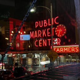 PIKE PLACE BAR & GRILL - Updated August 2025 - 373 Photos & 601 Reviews ...