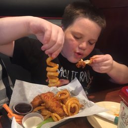 SIDELINES TAVERN & GRILL - Updated August 2024 - 76 Photos & 178 ...