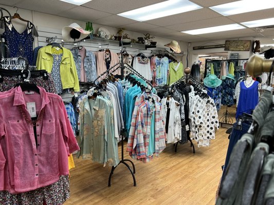 R & R TRADING - Updated August 2025 - 20 Photos - 113 Northern Ave ...