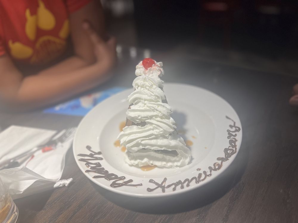 RED ROBIN - Updated February 2025 - 189 Photos & 217 Reviews - 4605 S ...