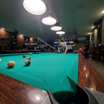 HARD LUCK POOLHALL BAR & LOUNGE - Updated November 2024 - 30 Photos ...