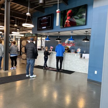 BACK 9 GOLF & ENTERTAINMENT - Updated December 2024 - 238 Photos & 88 ...