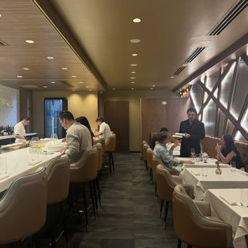 SORA - Updated December 2025 - 36 Photos - 2907 Selwyn Ave, Charlotte ...