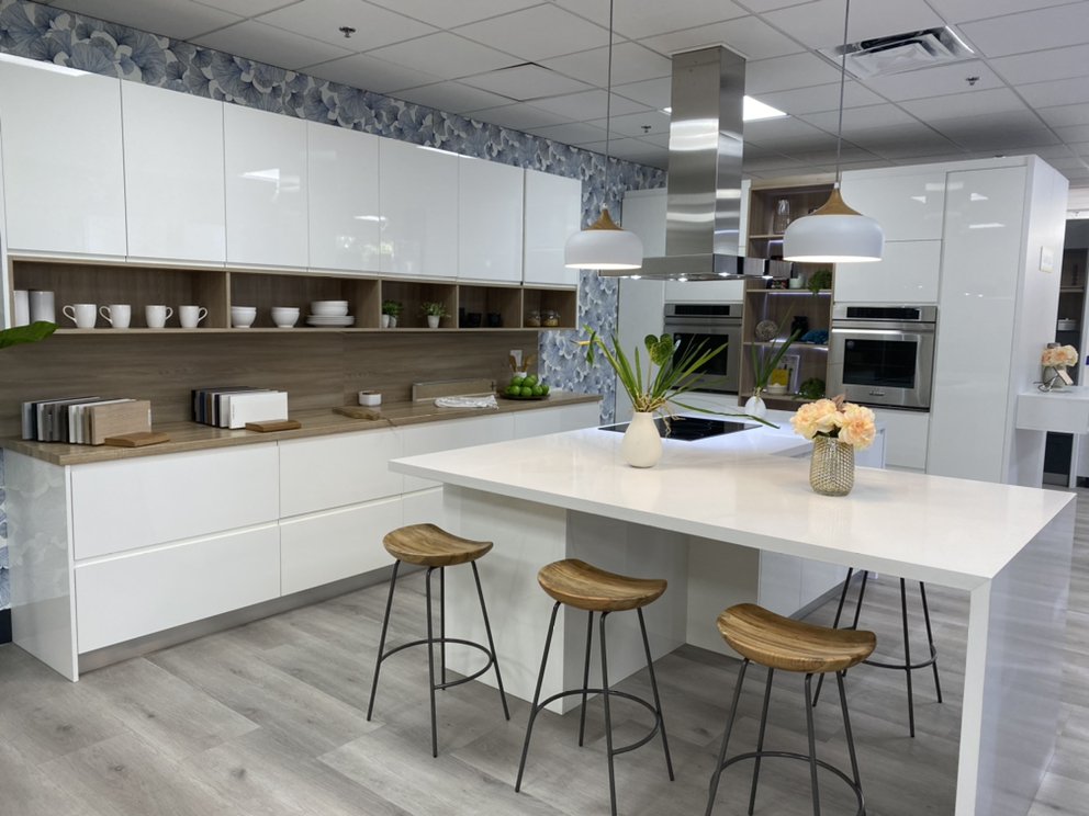 TOTAL KITCHENS - Updated June 2024 - 19 Photos - 4196 Pine Ridge Ln ...