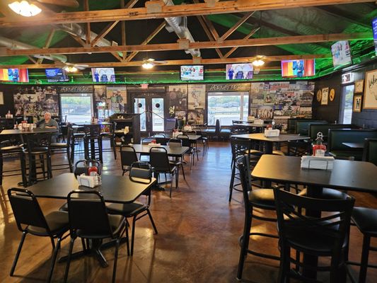 STINGERS BAR & GRILL - Updated October 2025 - 46 Photos & 46 Reviews ...