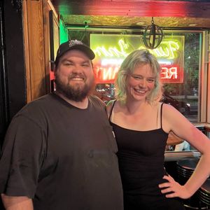 TUNE INN - 327 Photos & 528 Reviews - 331 Pennsylvania Ave SE ...