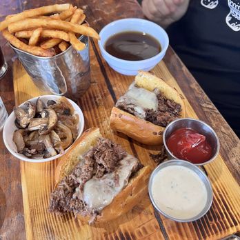 FINCH - Updated October 2024 - 1017 Photos & 776 Reviews - 32395 ...