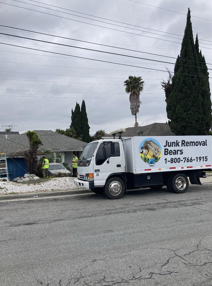 JUNK REMOVAL BEARS - Updated August 2025 - 17 Photos - Los Angeles ...