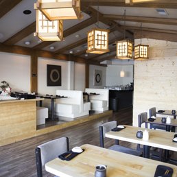 YELLOWTAIL SUSHI BAR AND ASIAN KITCHEN - Updated December 2025 - 344 ...