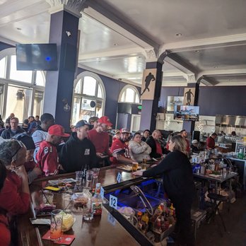 YETI SPORTS BAR & RESTAURANT - Updated October 2024 - 87 Photos & 64 ...