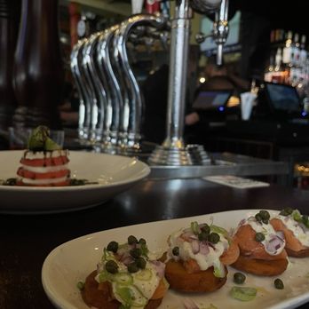 FADÓ IRISH PUB - Updated May 2025 - 404 Photos & 557 Reviews - 273 ...