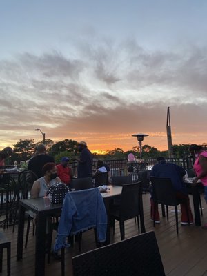 GOOD TIMES ON THE AVE - Updated June 2024 - 65 Photos & 73 Reviews ...