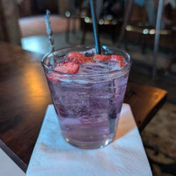 ROYCE - Updated July 2025 - 391 Photos & 272 Reviews - 115 Ridge St ...