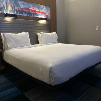 ALOFT SEATTLE SEA-TAC AIRPORT - Updated July 2025 - 185 Photos & 112 ...