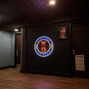 PERRYTOWN TAP HOUSE - Updated July 2025 - 52 Photos & 17 Reviews - 1002 ...