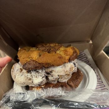INSOMNIA COOKIES - Updated March 2025 - 49 Photos & 82 Reviews - 1105 E ...