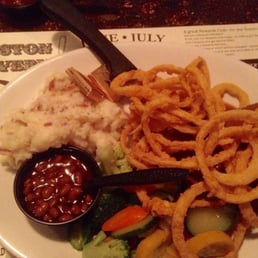 BOSTON TAVERN - Updated October 2025 - 95 Photos & 213 Reviews - 389 ...