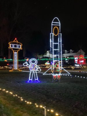 FIELDSTREAM FARM AND CHRISTMAS LIGHTS - Updated December 2024 - 78 ...