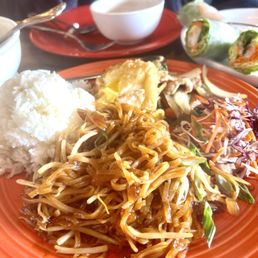 THAI WISDOM LOUNGE EDMONDS - Updated July 2025 - 317 Photos & 33 ...