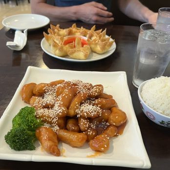 MR HUI’S - Updated January 2026 - 138 Photos & 174 Reviews - 3255 ...