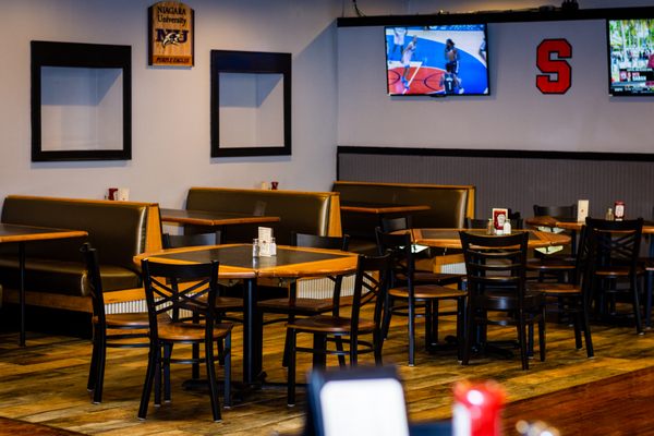 HOME TEAM PUB - 60 Photos & 43 Reviews - 7990 Oswego Rd, Liverpool, NY ...