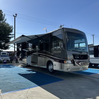 CAMPING WORLD RV SALES - Updated April 2025 - 46 Photos & 52 Reviews ...