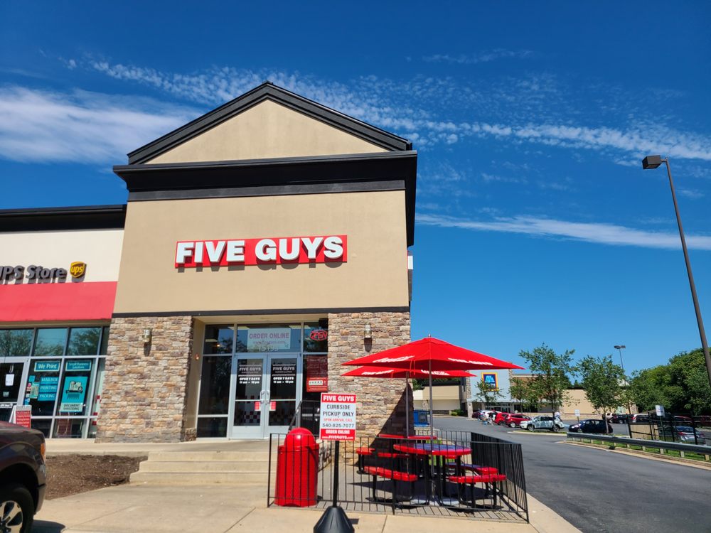 FIVE GUYS - Updated June 2024 - 31 Photos & 28 Reviews - 15193 Montanus ...