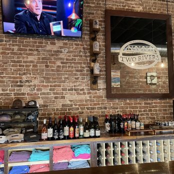 TWO RIVERS ALEHOUSE - Updated August 2025 - 19 Photos & 17 Reviews ...