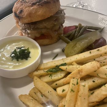 THE HOLBROOK HOUSE - Updated November 2024 - 404 Photos & 161 Reviews ...