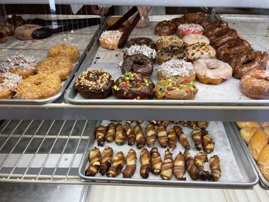 ALVERNON DONUT SHOP - Updated April 2025 - 99 Photos & 141 Reviews ...