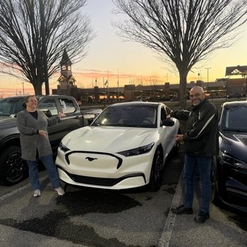 APPLE FORD - Updated January 2026 - 57 Photos & 267 Reviews - 8800 ...