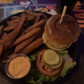 HAUNTED HOUSE OF HAMBURGERS - Updated August 2025 - 742 Photos & 441 ...