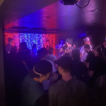 QUARTERS ARCADE BAR - Updated July 2025 - 94 Photos & 130 Reviews - 5 E ...