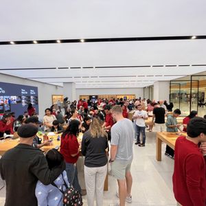 APPLE STORE - KNOX STREET - Updated December 2025 - 67 Photos & 340 ...