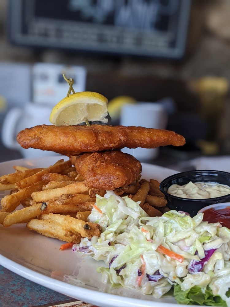 TURTLE BAY PUB - Updated December 2025 - 18 Photos & 28 Reviews - 2850 ...