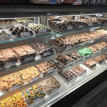 GRANDPA JOES CANDY SHOP - Updated December 2025 - 399 Photos & 125 ...