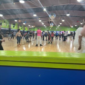 KATE’S SKATING RINKS - 106 Photos & 59 Reviews - 14500 E Independence ...