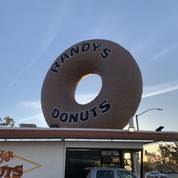 RANDY’S DONUTS - 4425 Photos & 3382 Reviews - 805 W Manchester Blvd ...