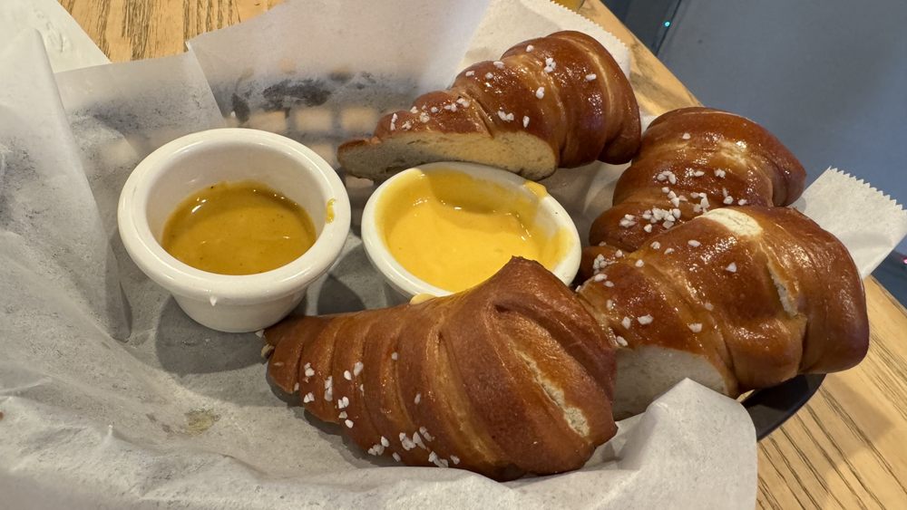 LOCAL TAP - Updated December 2025 - 243 Photos & 302 Reviews - 600 3rd ...