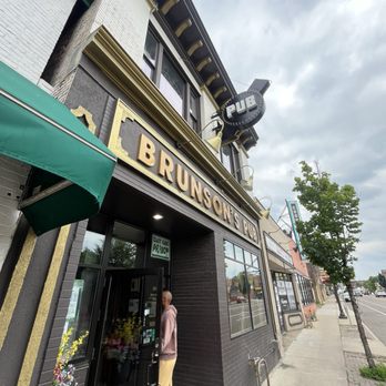 BRUNSON’S PUB - Updated October 2025 - 321 Photos & 412 Reviews - 956 ...