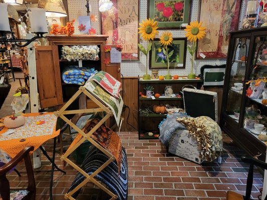 REBEL’S ROOST ANTIQUE EMPORIUM - Updated May 2026 - 10 Reviews - 1863 ...