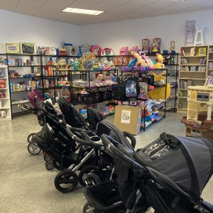 SMALL THREADS FOR KIDS - 18 Photos - Children's Clothing - 12507 116th ...