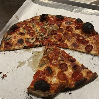 FANTINI’S ITALIAN RESTAURANT FEATURING NEW HAVEN STYLE APIZZA - Updated ...