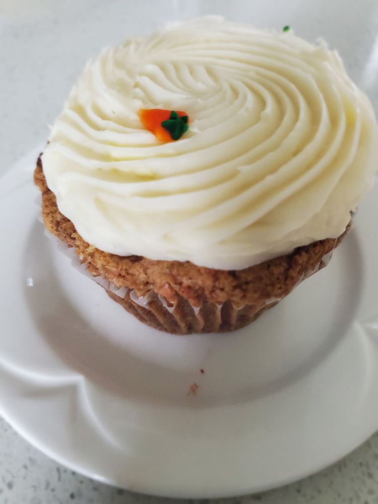THE FLYING CUPCAKE - 145 Photos & 200 Reviews - 423 Massachusetts Ave ...