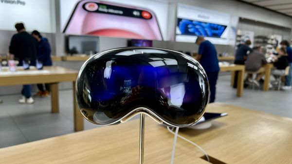 APPLE POLARIS FASHION PLACE - Updated December 2025 - 27 Photos & 110 ...