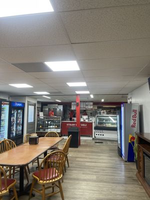 STRAW HAT DELI - Updated September 2025 - 20 Photos - 201 S Lake St ...