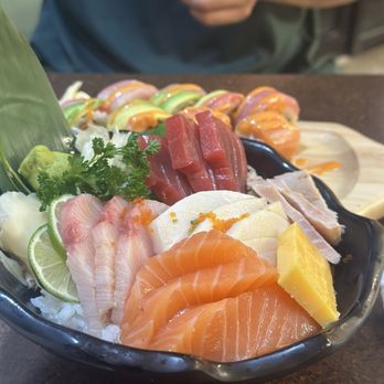 SUSHI AVE - Updated July 2024 - 109 Photos & 16 Reviews - 111 Queen ...