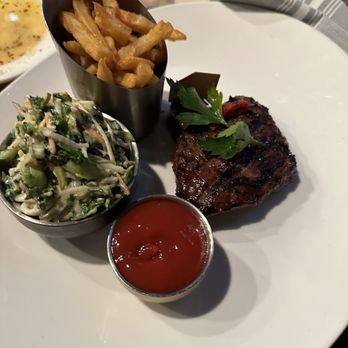 CLINTONS BAR & GRILLE - Updated March 2025 - 201 Photos & 396 Reviews ...