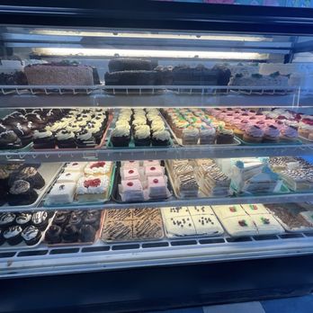 WOODMOOR PASTRY SHOP - Updated December 2025 - 246 Photos & 253 Reviews ...